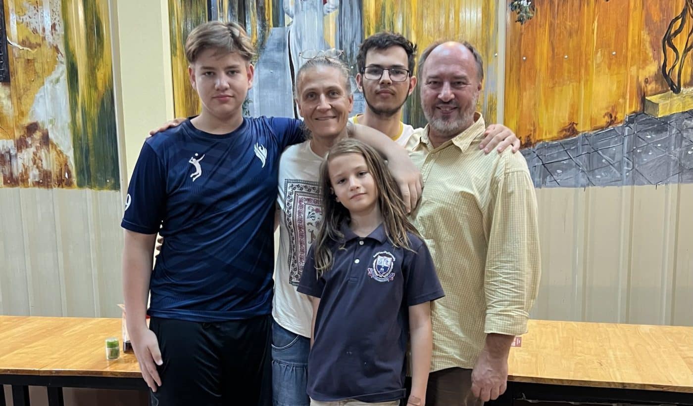 Peter & Kelly Passchier - OMF Canada